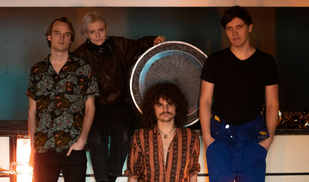 Blaaskaak + JOEY LOU = MAULKORB – De Helling